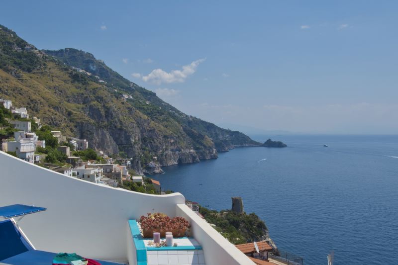 Villas in Praiano - a lively but not expensive fashionable town